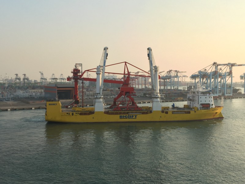 Heaviest continuous ship unloader ever shipped by Happy Star