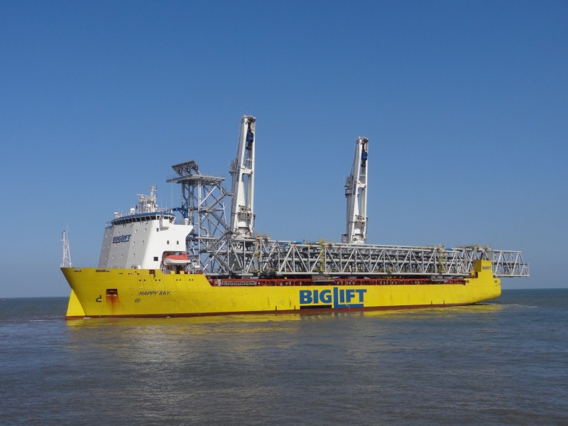 Happy Sky with 160 m flare bridge